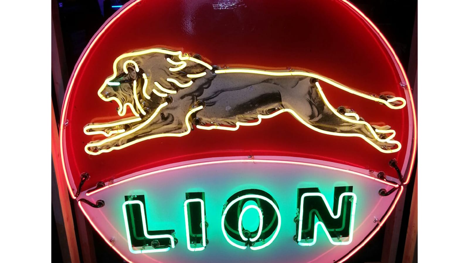 Lion Neon Sign SSPN 60in at Kissimmee 2014 as Z872 - Mecum Auctions