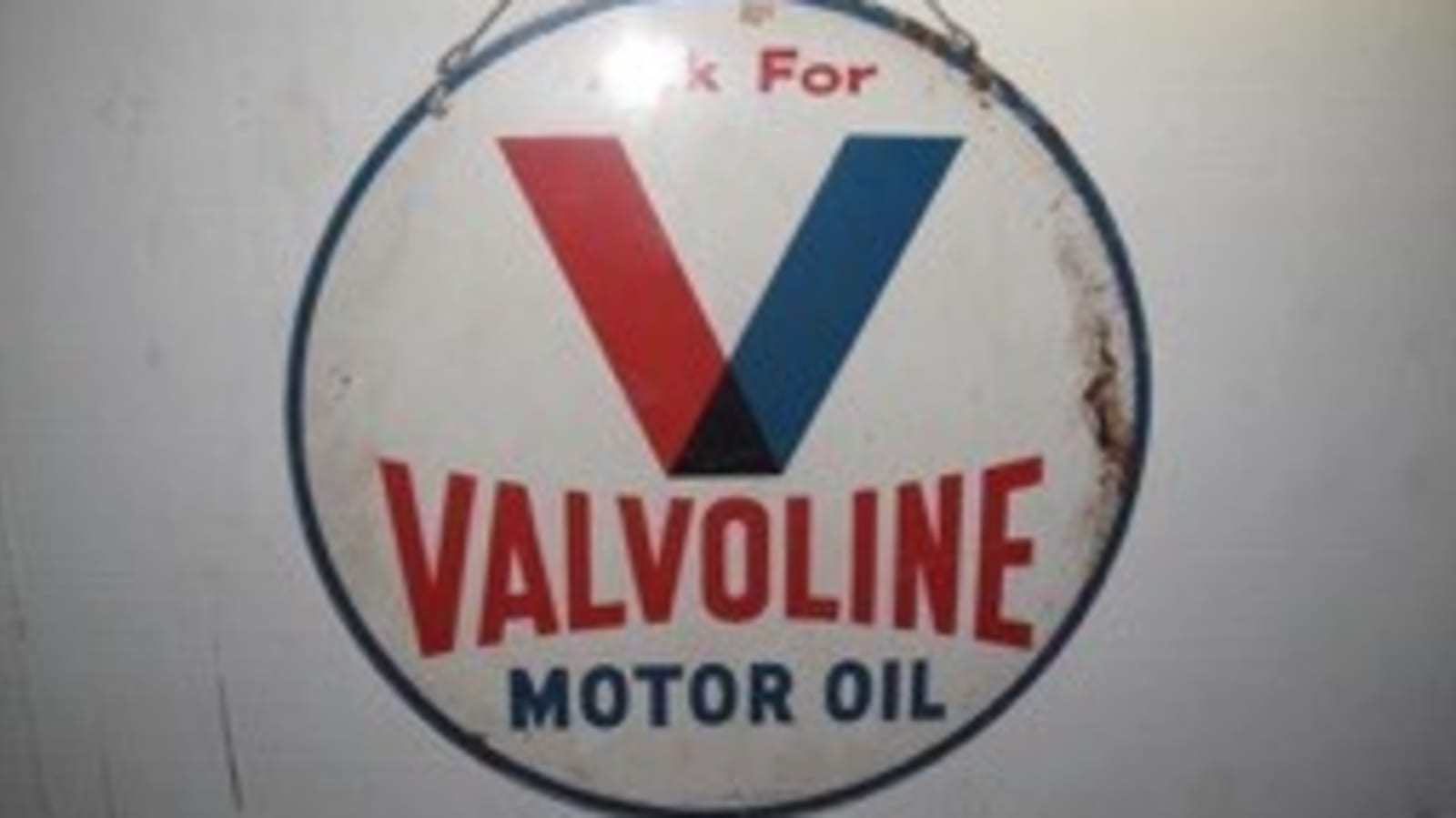Valvoline Motor Oil DST Sign at Kissimmee 2016 as M22 - Mecum Auctions