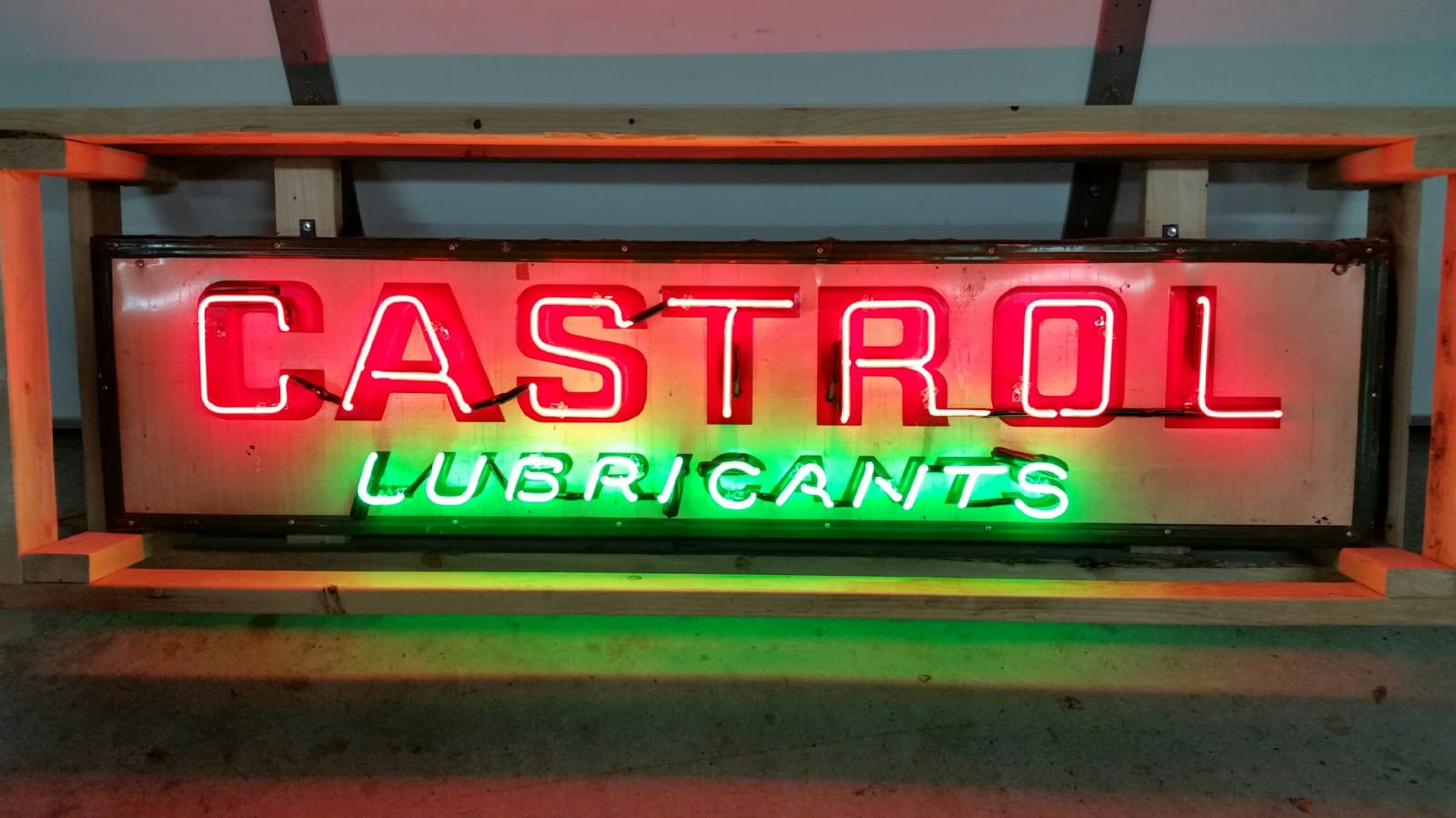 Castrol Lubricants Neon Sign SSTN 71x12 at Kissimmee 2017 as M67 ...