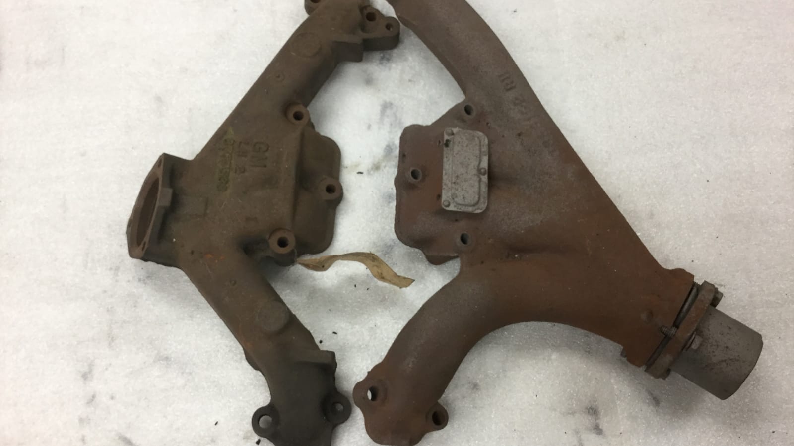 GM 348 CI/409 CI Exhaust Manifolds at Kissimmee 2017 as Q37 - Mecum ...