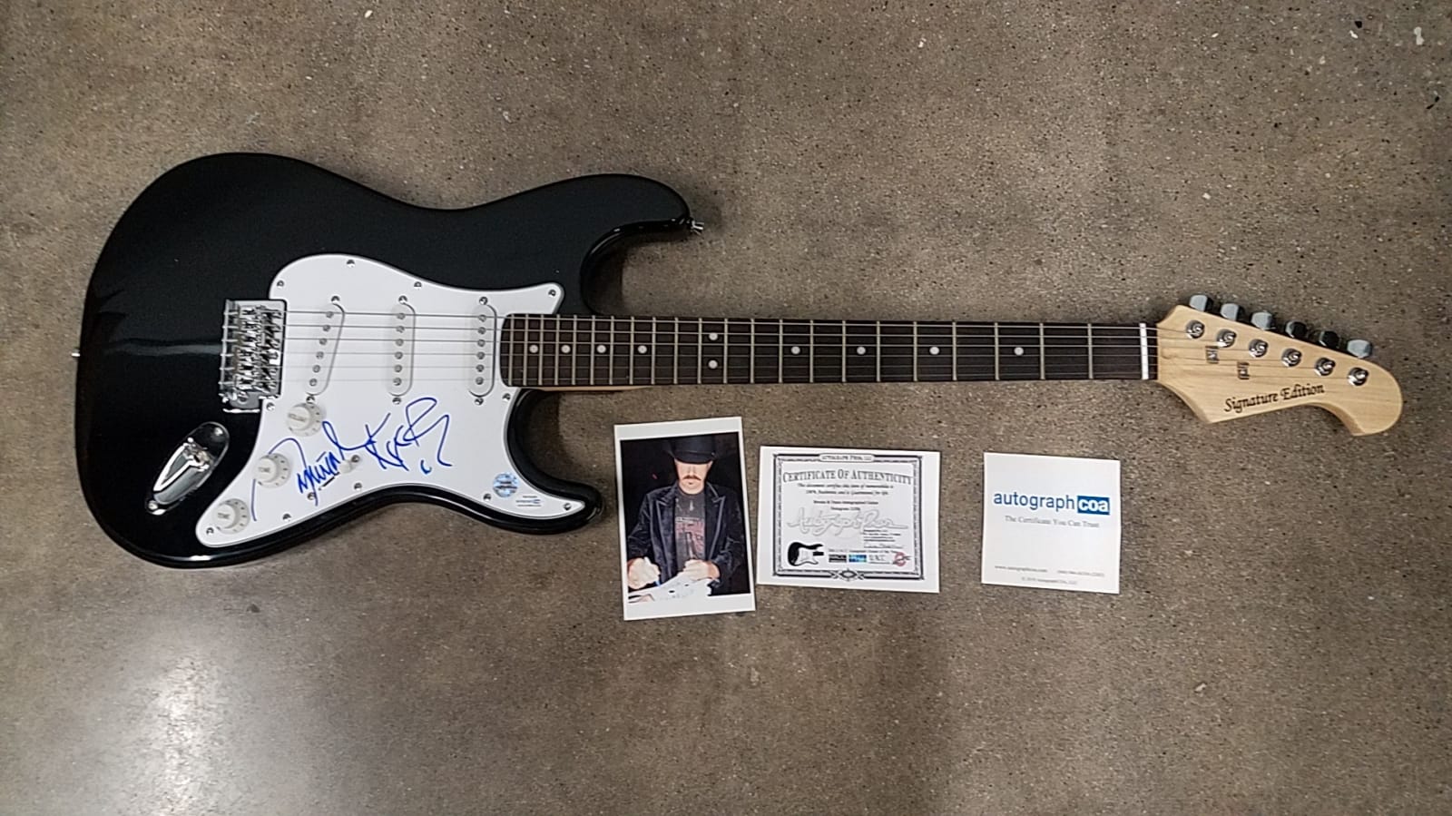 Electric Guitar Brooks & Dunn Autographed at Kissimmee 2020 as H68 - Mecum Auctions