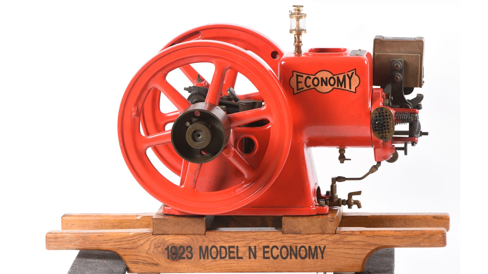 Economy Engine Model N 1.5hp On Cart at Gone Farmin' Spring Classic ...