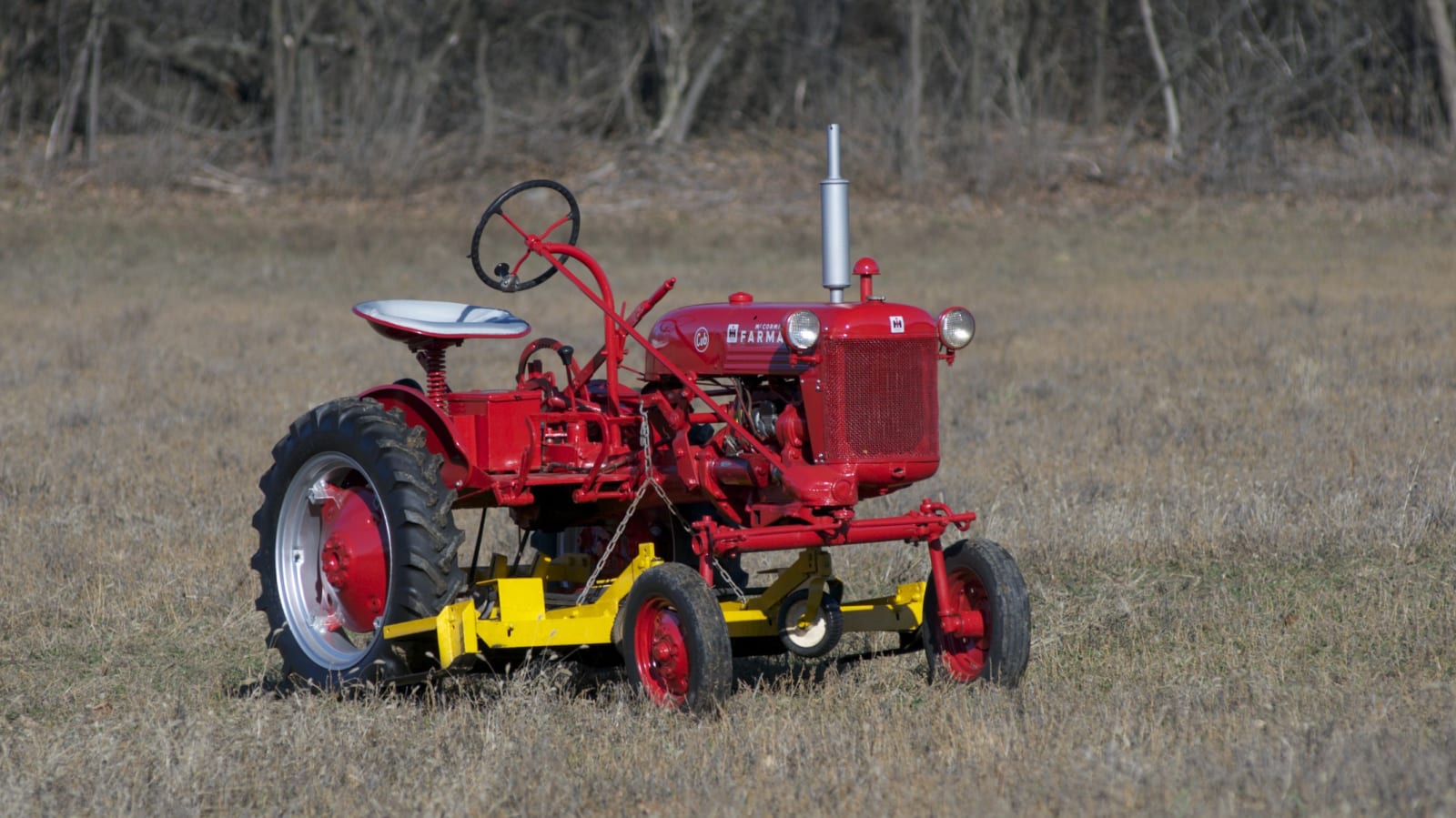 1947 Farmall Cub at Gone Farmin' Walworth 2013 as S30 - Mecum Auctions