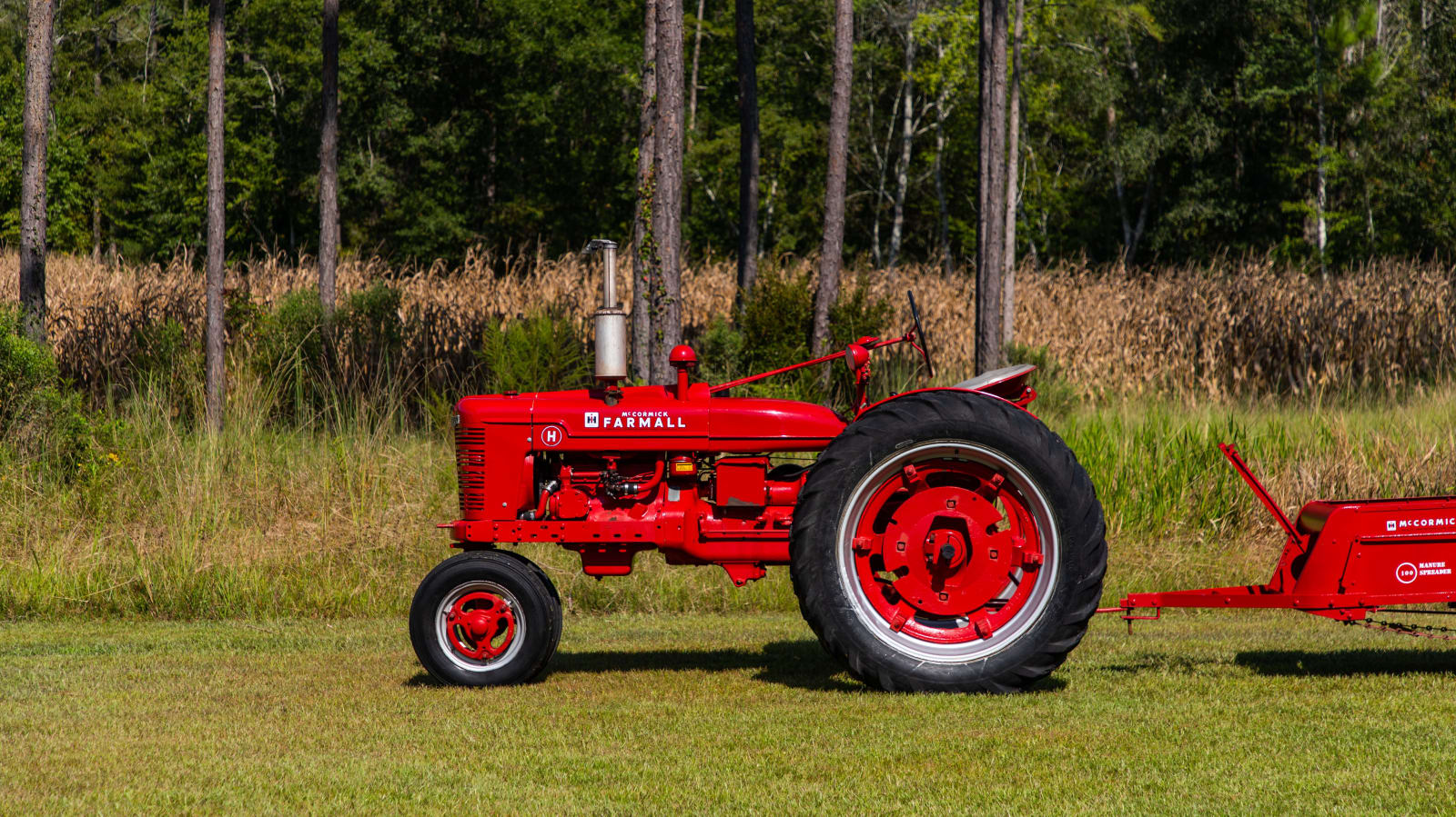 1946 Farmall H at Gone Farmin' Fall Premier 2021 as S74 - Mecum Auctions