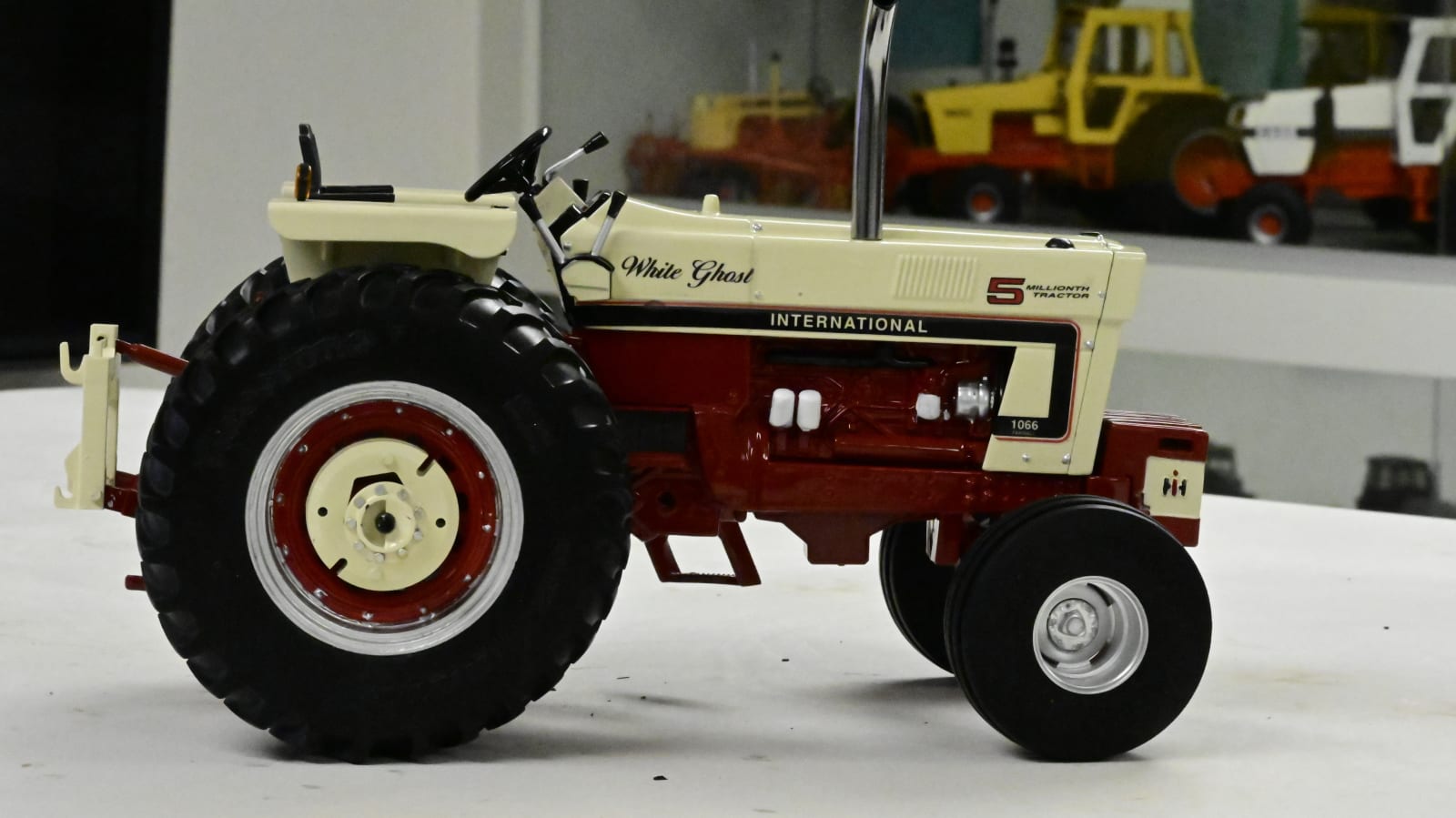 1:16 Scale International 1066 5 Millionth White Ghost Tractor at Schaaf ...