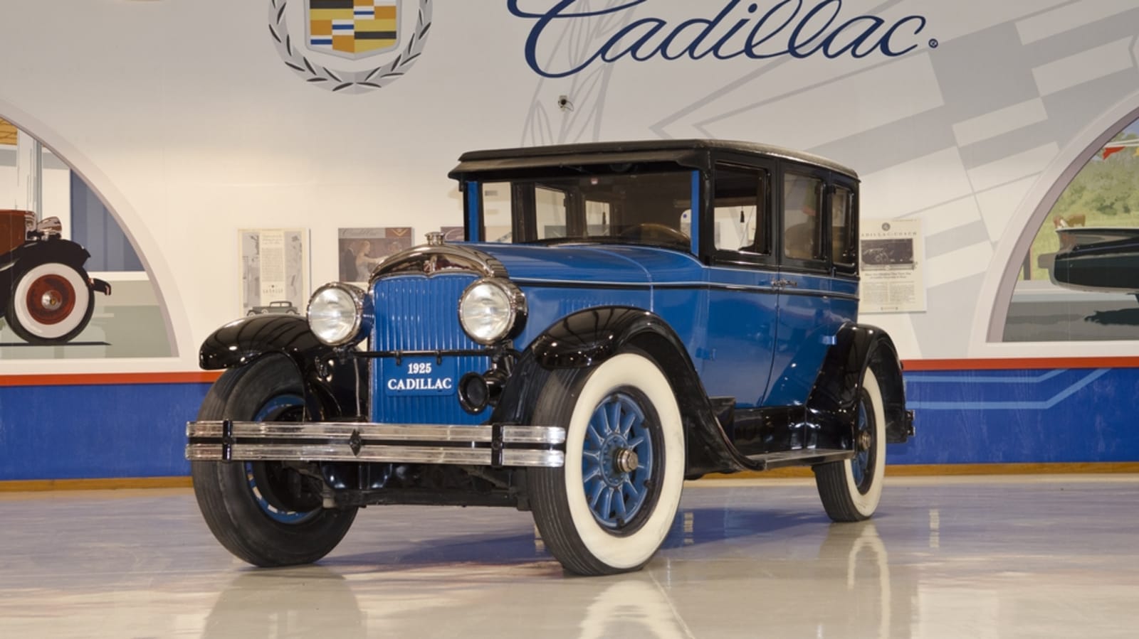 1925 Cadillac Town Sedan at Houston 2012 as S82 - Mecum Auctions