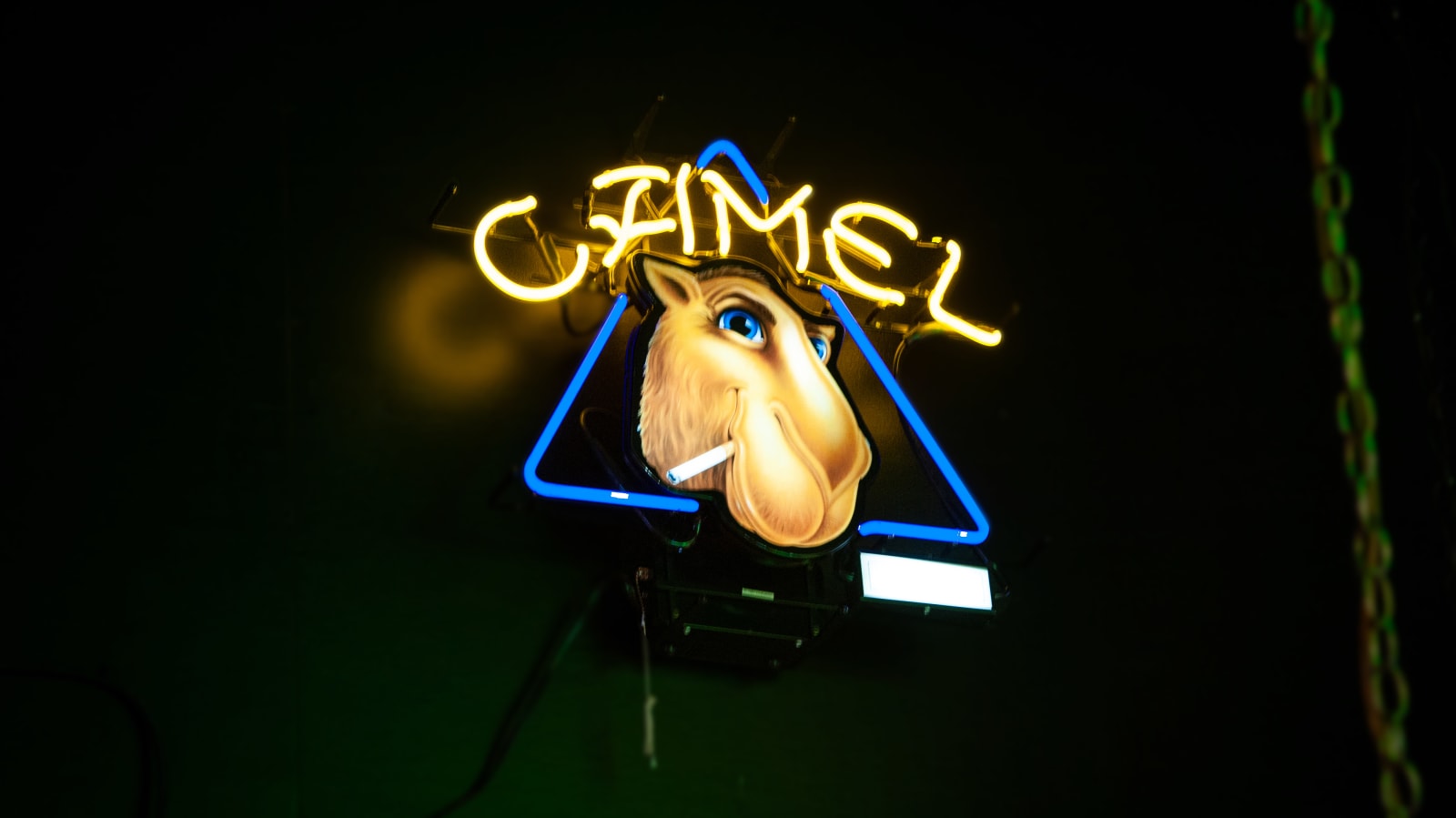 Joe Camel Neon Sign at The Eddie Vannoy Collection 2020 as L509 - Mecum ...