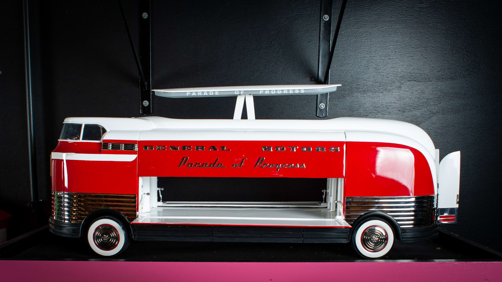 General Motors Parade Of Progress Scale Model Bus at The Eddie Vannoy ...