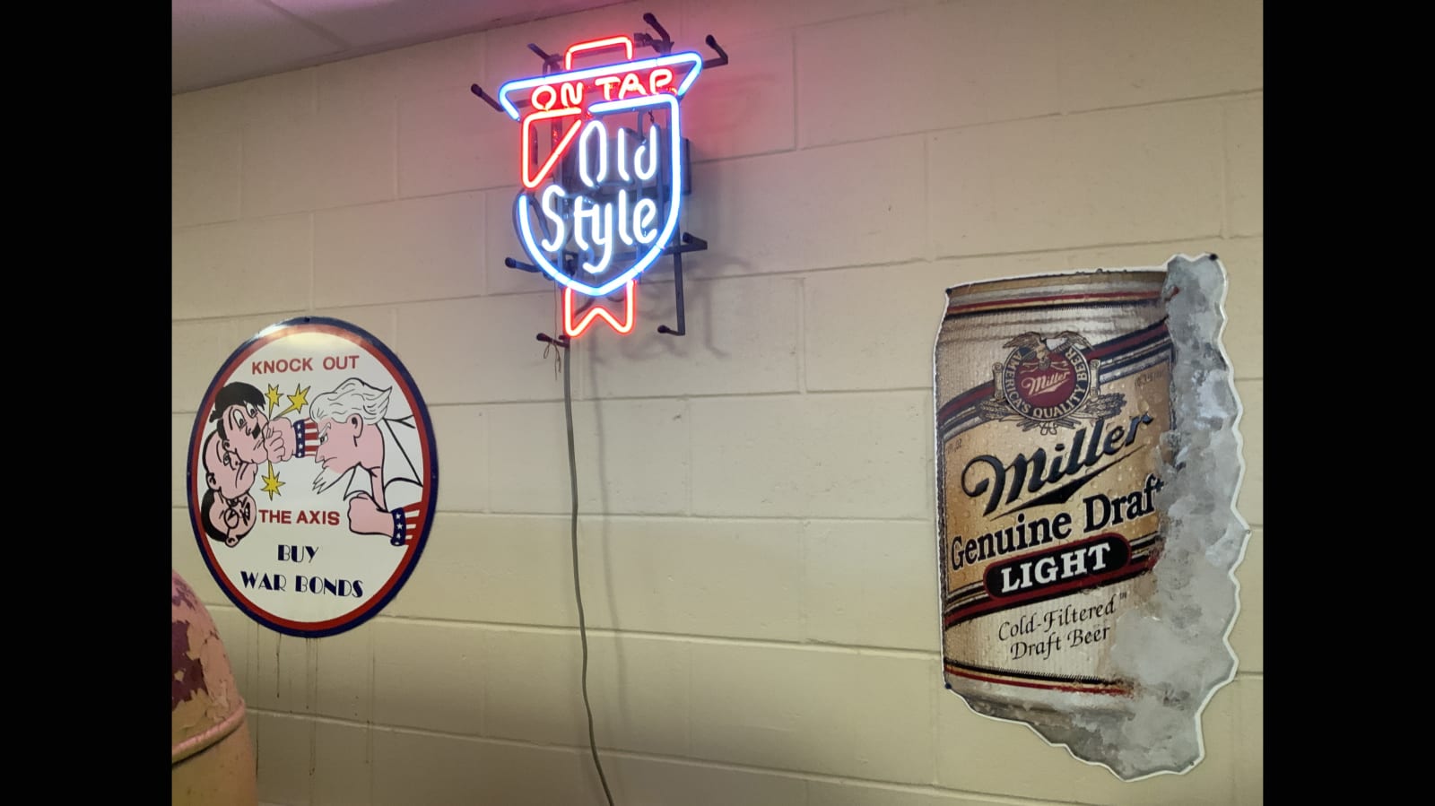 Miller, Old Style, And Axis Signs at Punta Gorda 2021 as H8 - Mecum ...