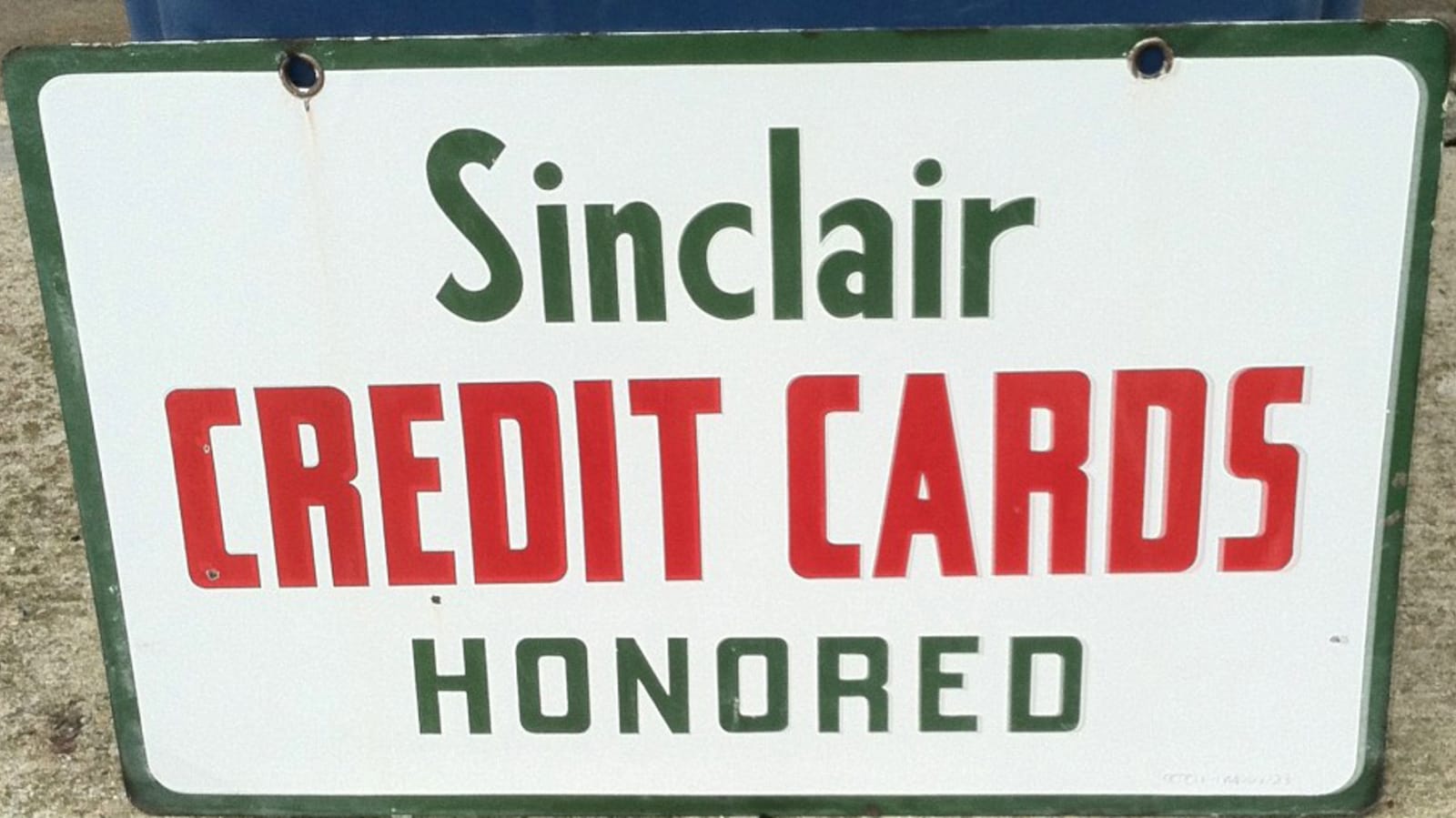 Sinclair Credit Cards Sign DSP at Dana Mecum's 27th Original Spring ...