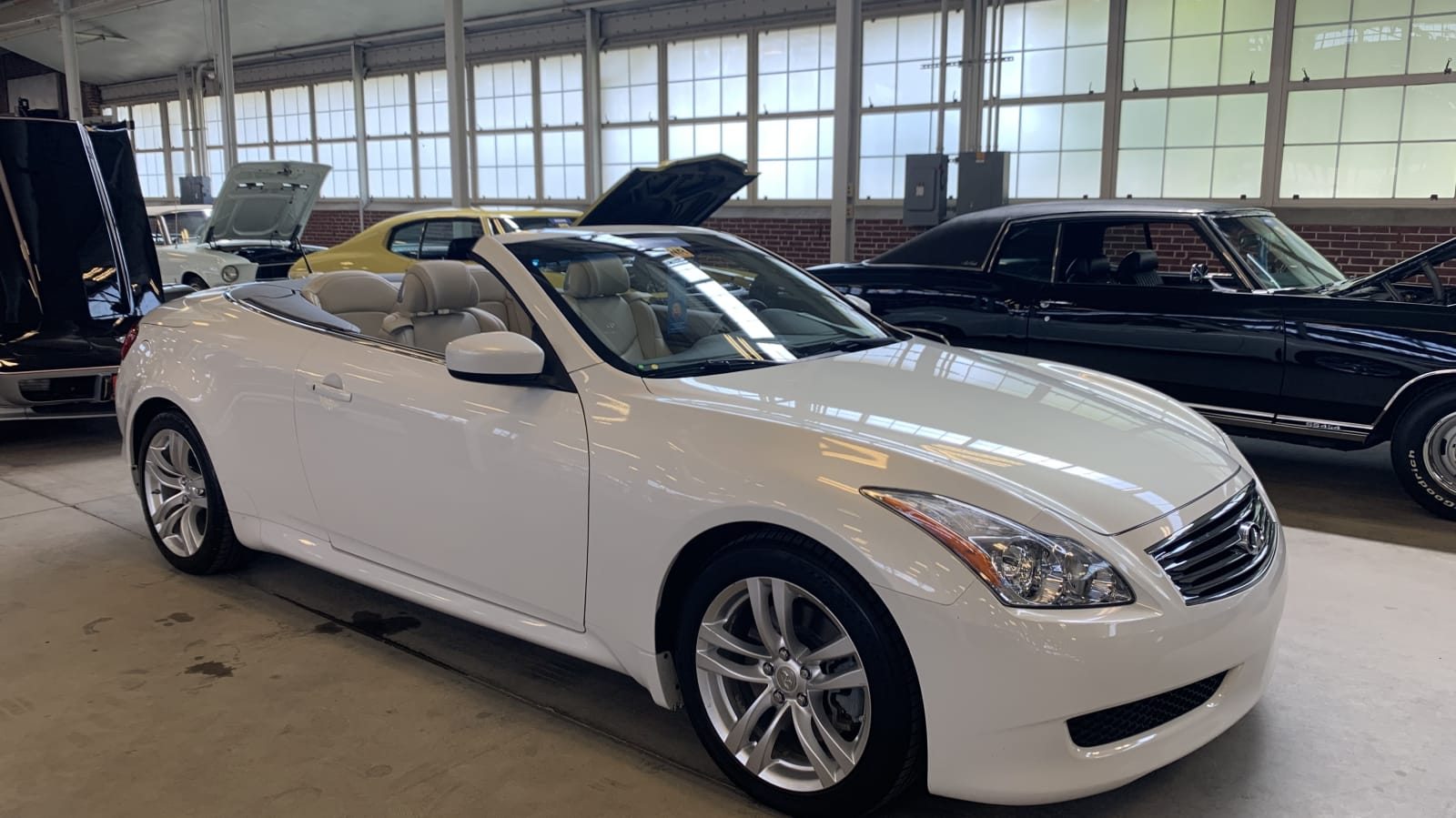 2009 Infiniti G37 Convertible at Indy 2020 as T15.1 - Mecum Auctions