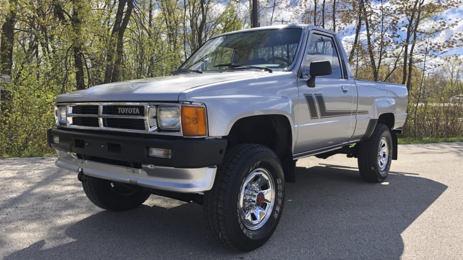 1988 Toyota 22R Pickup at Indy 2021 as G33 - Mecum Auctions