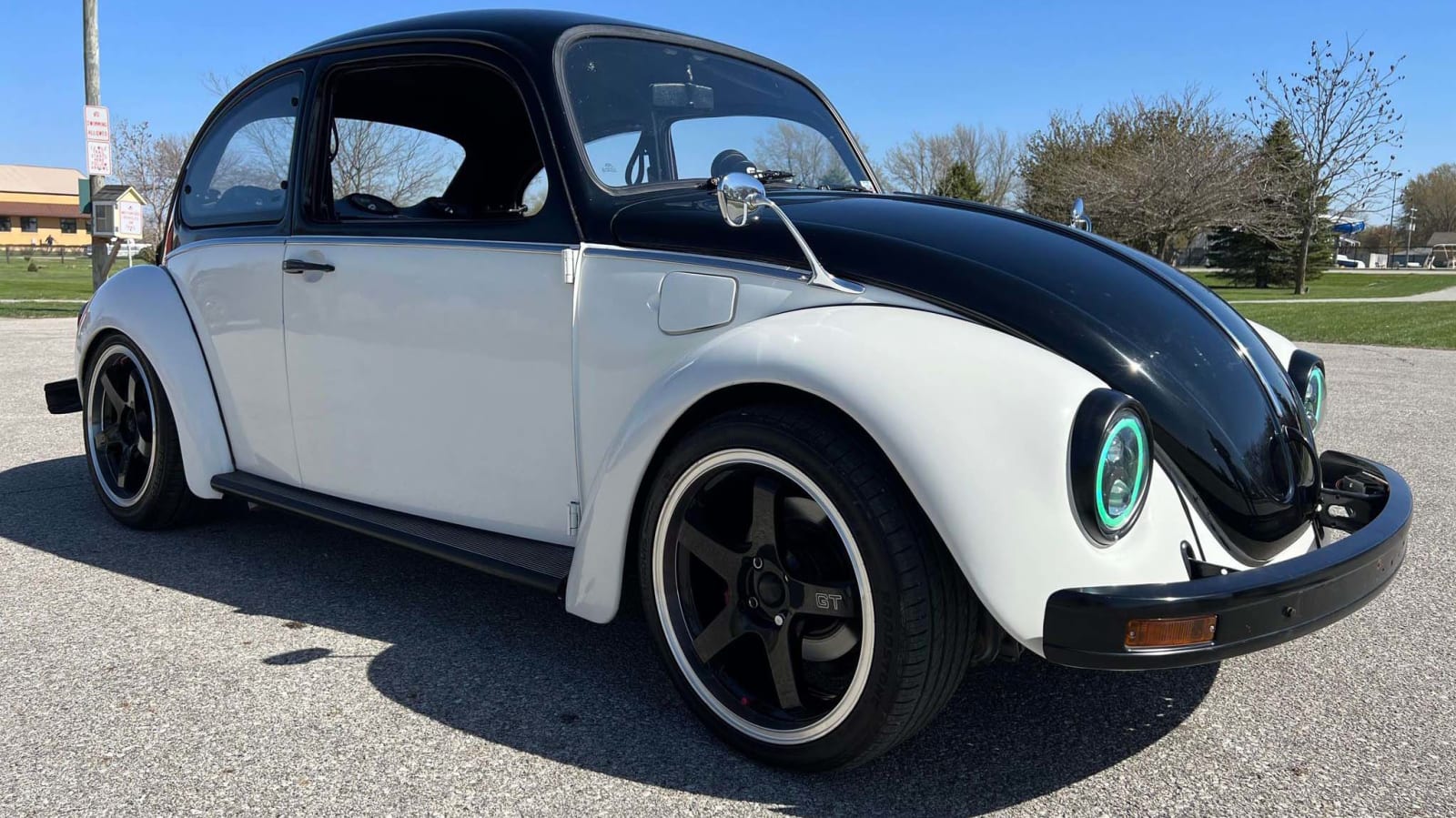 1989 Volkswagen Bettle at Indy 2023 as K85.1 - Mecum Auctions