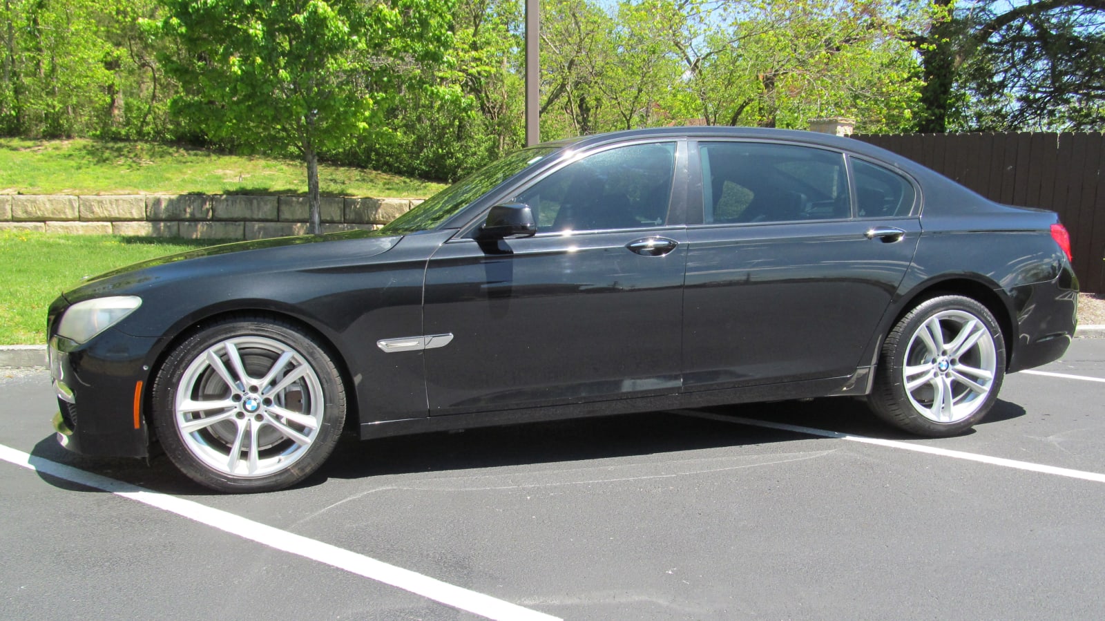 2010 BMW 750Li at Indy 2023 as G34 - Mecum Auctions