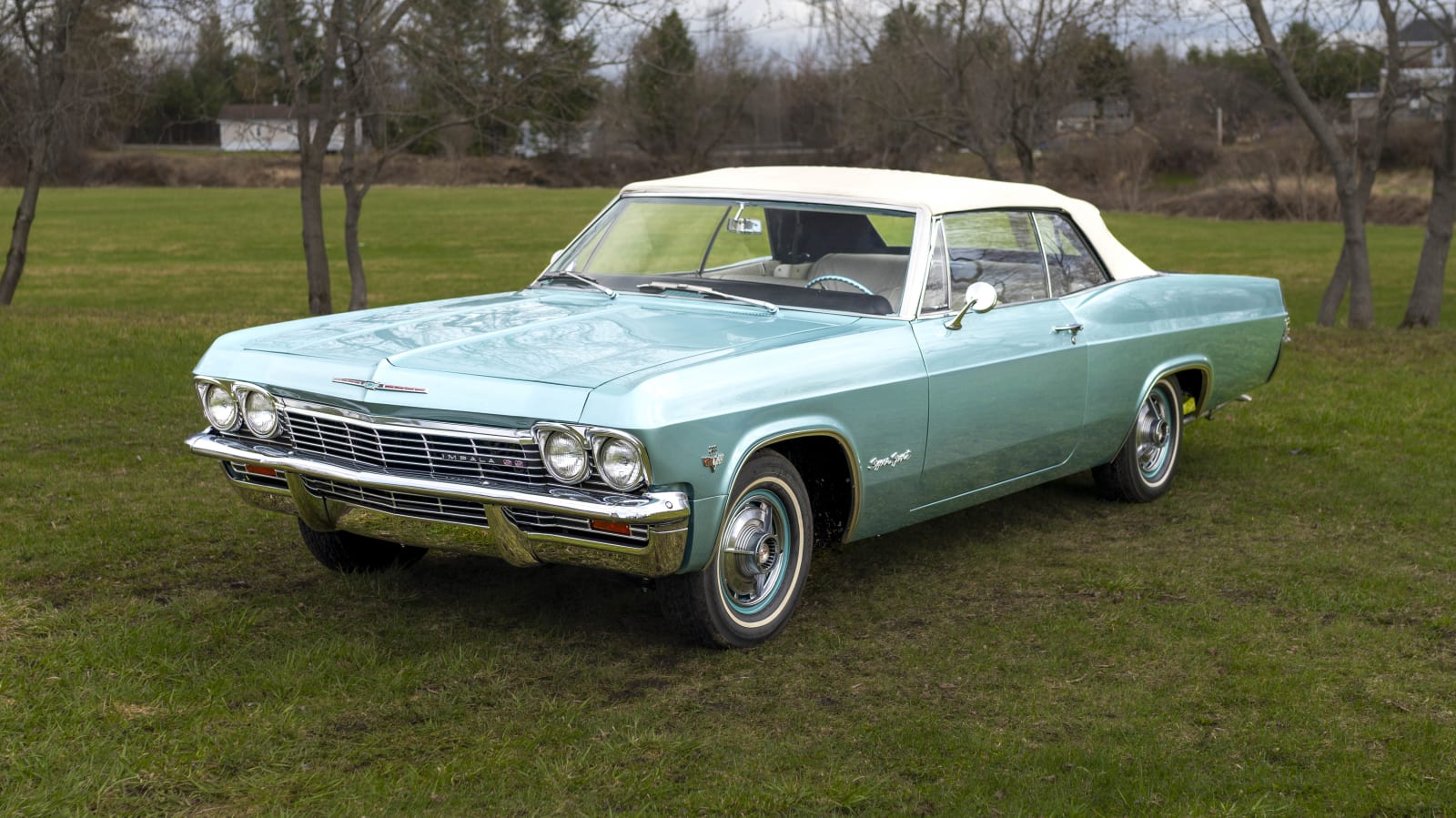 1965 Chevrolet Impala SS Convertible at Indy 2023 as W252 - Mecum Auctions