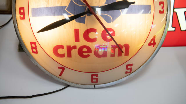 Blue Ribbon Ice Cream Clock at Kissimmee 2023 as M597 - Mecum Auctions