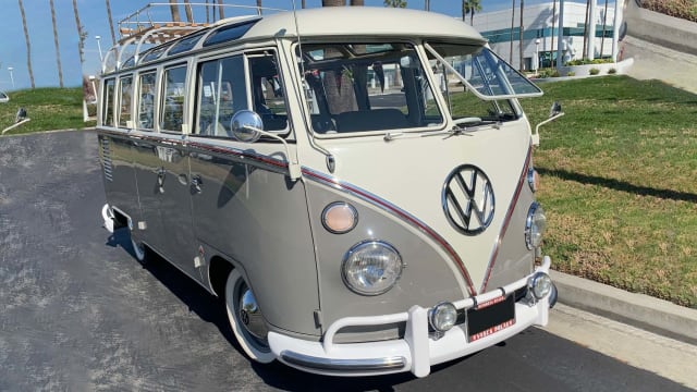 1964 Volkswagen Type II Samba Bus at Glendale 2021 as S96.1 - Mecum ...
