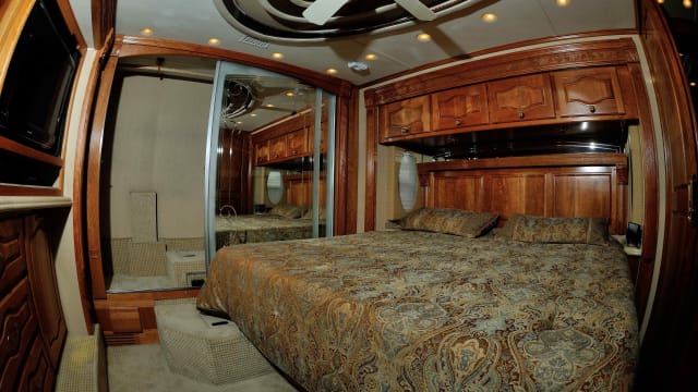 2007 Monaco Coach 45' Signature Motor Home at Kissimmee 2015 as G223 ...