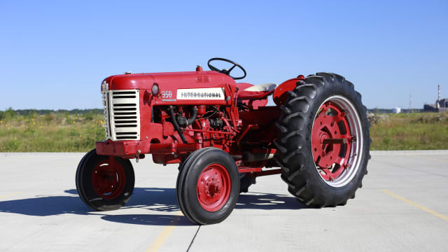 1958 Farmall 350 Hi-Utility at Gone Farmin' Fall Premier 2021 as S84 ...