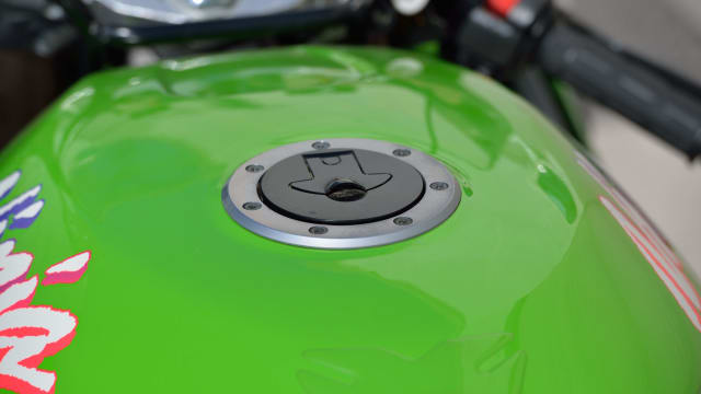 1995 Kawasaki Zx7 Ninja at Las Vegas Motorcycles 2021 as F208 - Mecum ...