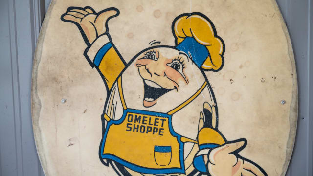 Omelet Shoppe Single-Sided Plastic Sign at Indy Road Art 2022 as E422 ...