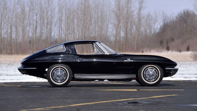 1963 Chevrolet Corvette Split Window Coupe at Indy 2017 as S114 - Mecum ...