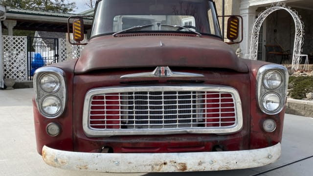 1960 International B100 Pickup at Indy 2023 as W48 - Mecum Auctions