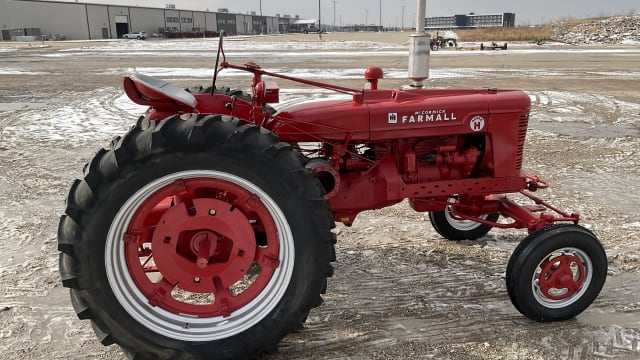 1953 Farmall Super H at Gone Farmin' Spring Classic 2023 as F236 ...