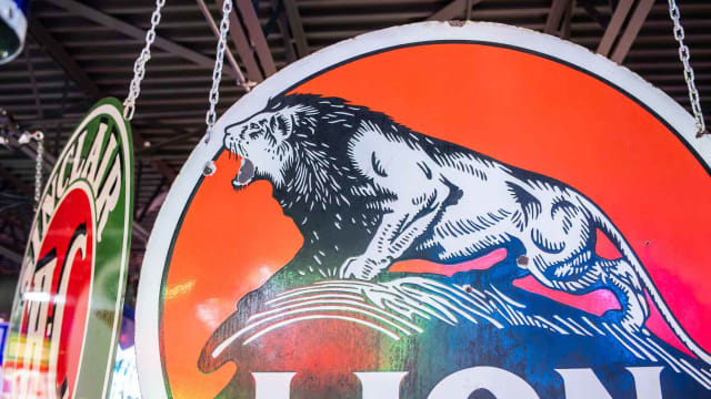Lion Oil Double-Sided Porcelain Sign at The World’s Largest Road Art ...