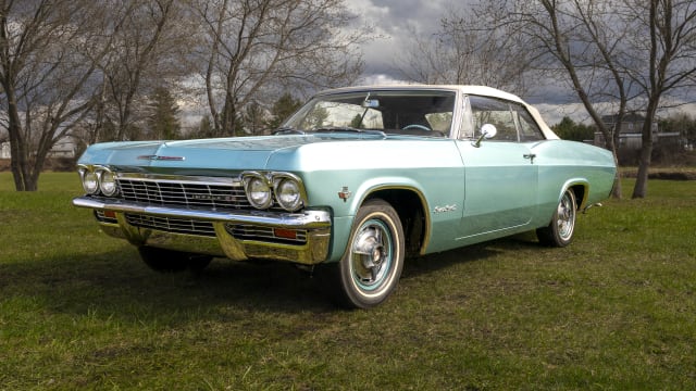 1965 Chevrolet Impala SS Convertible at Indy 2023 as W252 - Mecum Auctions