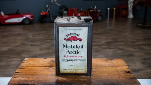 Gargoyle Mobiloil Arctic 5-Gallon Oil Can at The World’s Largest Road ...