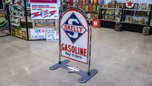 Skelly Gasoline Double-Sided Porcelain Curb Sign at The World’s Largest ...