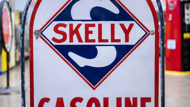 Skelly Gasoline Double-Sided Porcelain Curb Sign at The World’s Largest ...