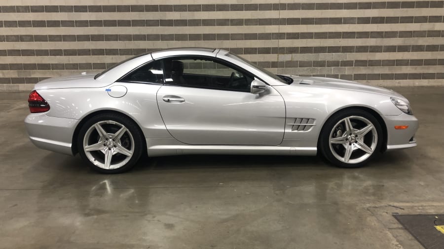 2009 Mercedes-Benz SL550 Convertible at Dallas 2019 as S28 - Mecum Auctions