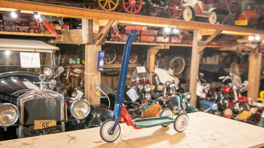 Hamilton Greyhound Scooter at Elmer's Auto & Toy Museum Collection 2022 ...
