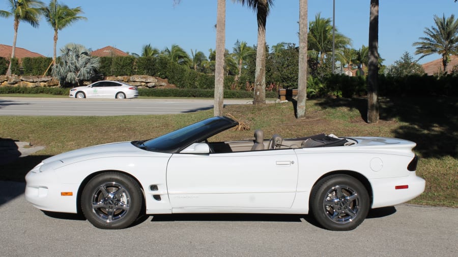 2002 Pontiac Firebird Convertible at Kissimmee 2018 as J36 - Mecum Auctions