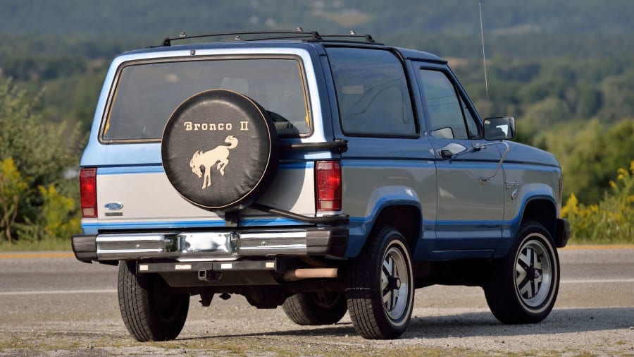 1985 Ford Bronco II XLT at Indy Fall Special 2020 as F124 - Mecum Auctions