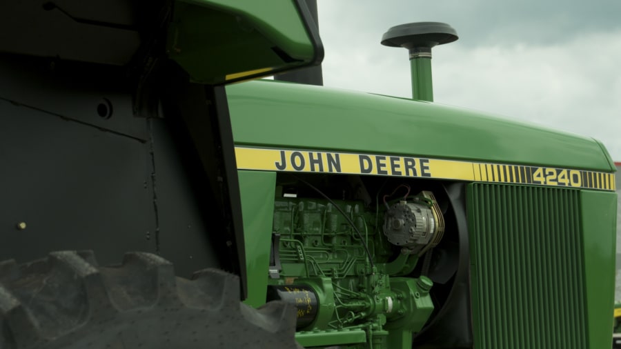 John Deere 4240 at Gone Farmin' Walworth 2013 as S101 - Mecum Auctions