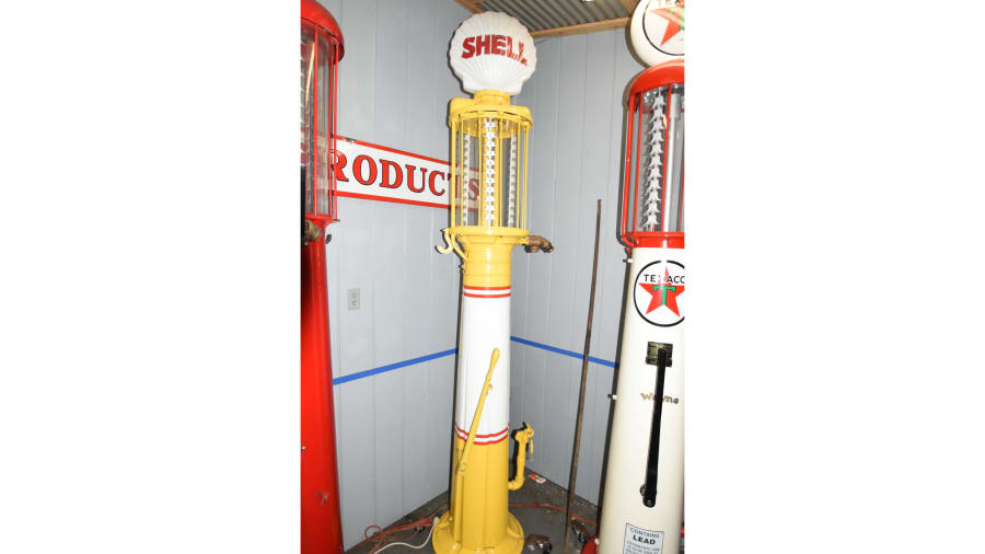 Shell Visible Pump With Clamshell Globe 24x24x121 at Gone Farmin' Iowa ...