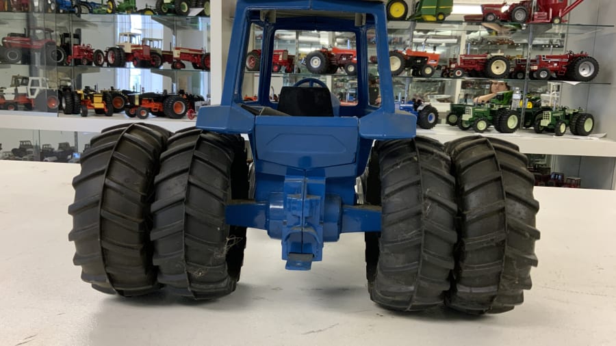 1:16 Scale Ford FW-20 Tractor at Schaaf Tractor & Truck Museum ...