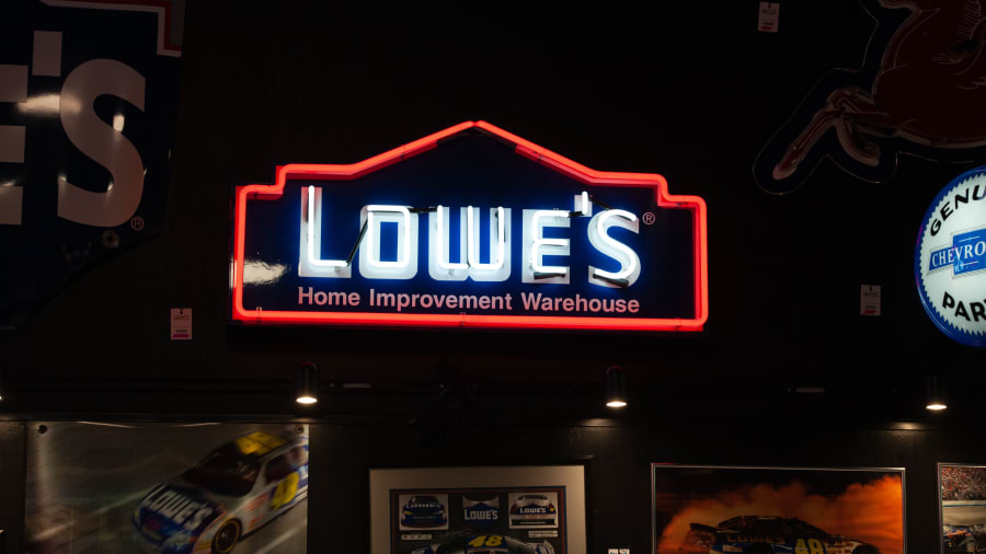 Lowe's Neon Sign at The Eddie Vannoy Collection 2020 as J360 - Mecum ...