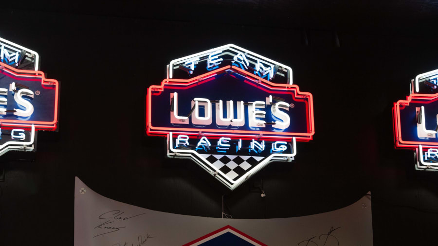 Lowe's Racing Neon Sign at The Eddie Vannoy Collection 2020 as J378 ...