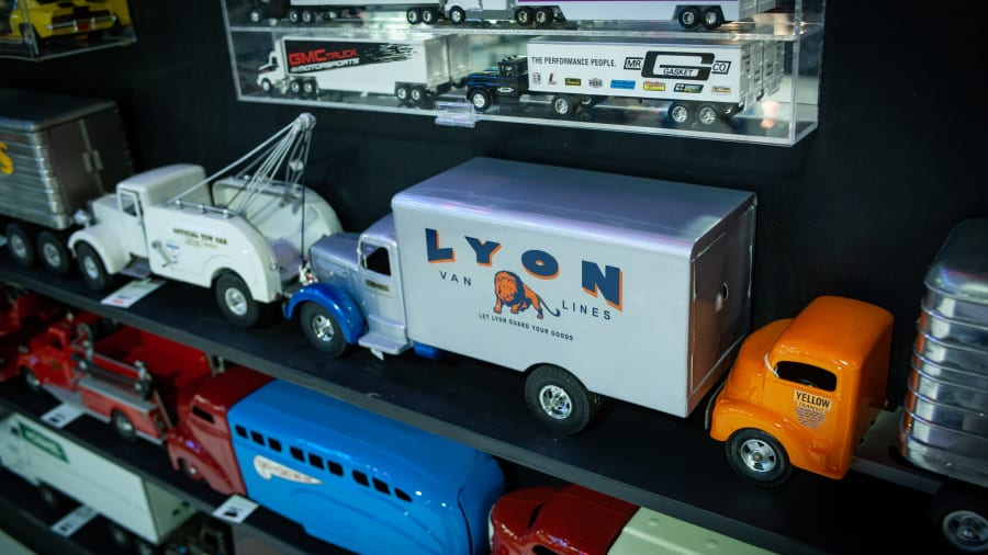 Smith Miller Lyon Van Lines Die-Cast Scale Model Truck at The Eddie ...