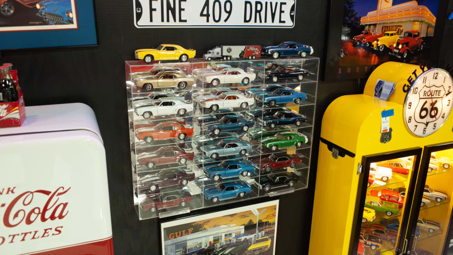 Camaro Scale Model Die-Cast Cars - Lot 21 at The Eddie Vannoy ...