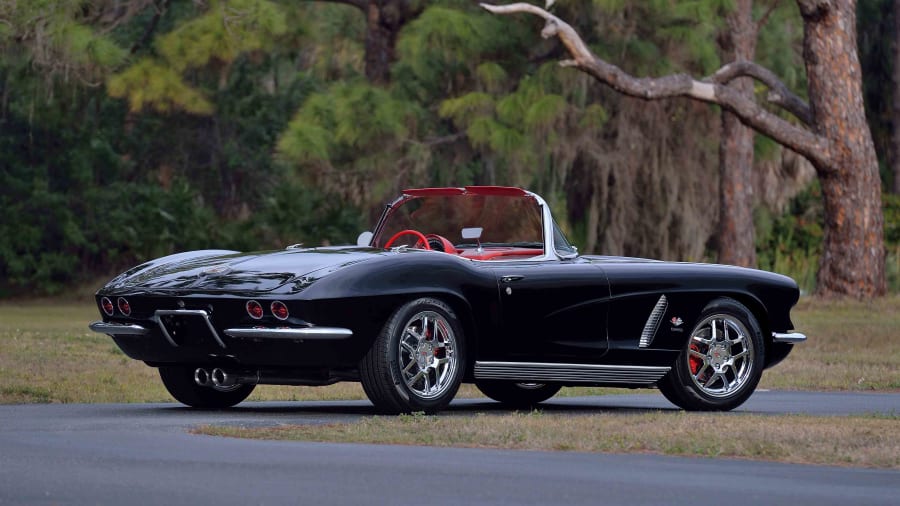 1962 Chevrolet Corvette Resto Mod at Indy 2017 as S128.1 - Mecum Auctions