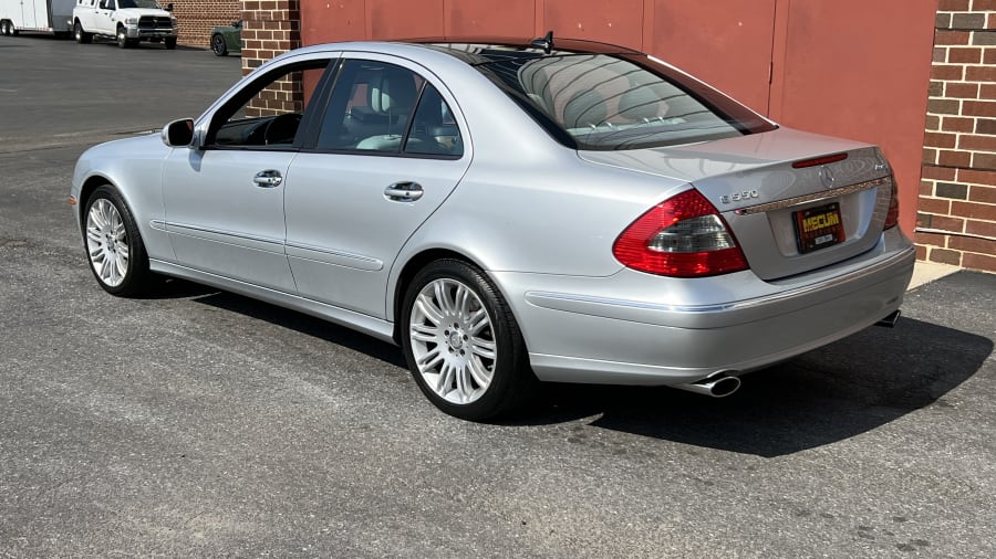 2008 Mercedes-Benz E550 at Harrisburg 2023 as T106 - Mecum Auctions