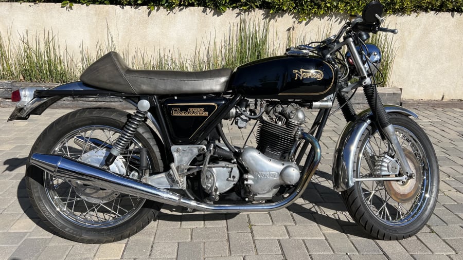 Norton Commando 850