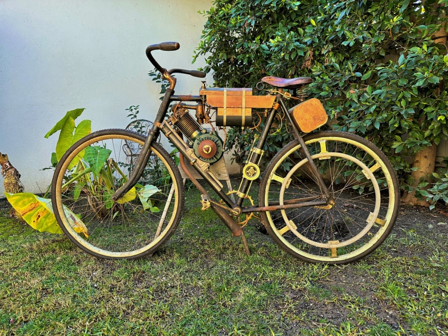 1903 Thomas Auto-Bi at Las Vegas Motorcycles 2023 as S54.1 - Mecum Auctions