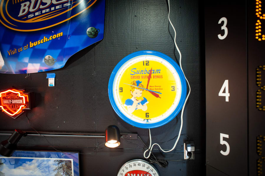 Sunbeam Bread Neon Clock at The Eddie Vannoy Collection 2020 as L56 ...