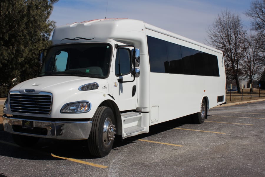 2015 Freightliner M2 Cascadia Bus at Indy 2019 as G140 - Mecum Auctions